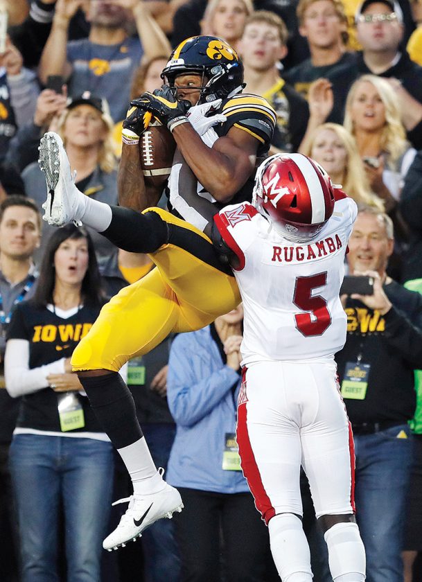 Hawkeyes rise above RedHawks | News, Sports, Jobs - Times Republican